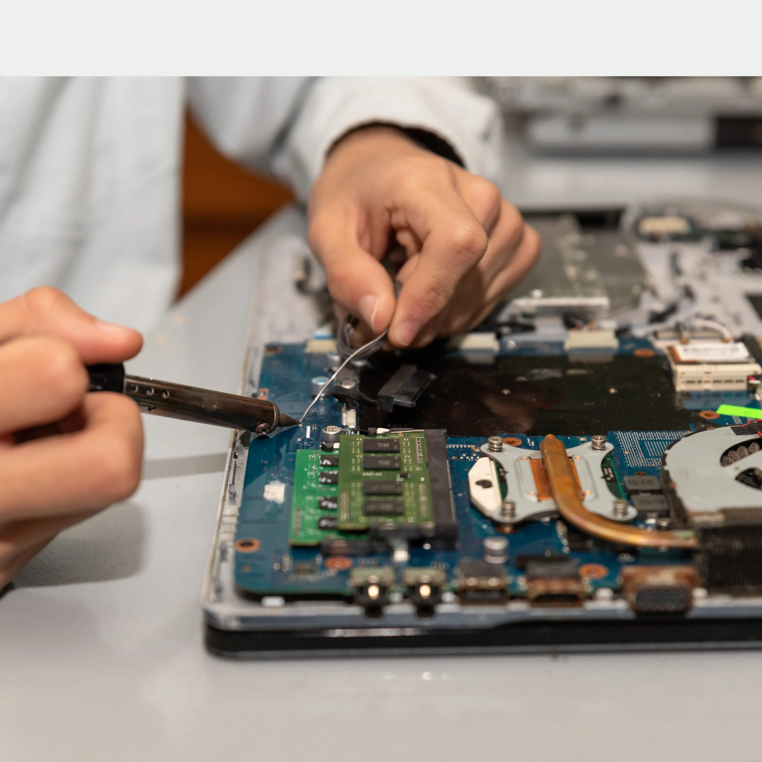 Soporte técnico – MACROCHIPS